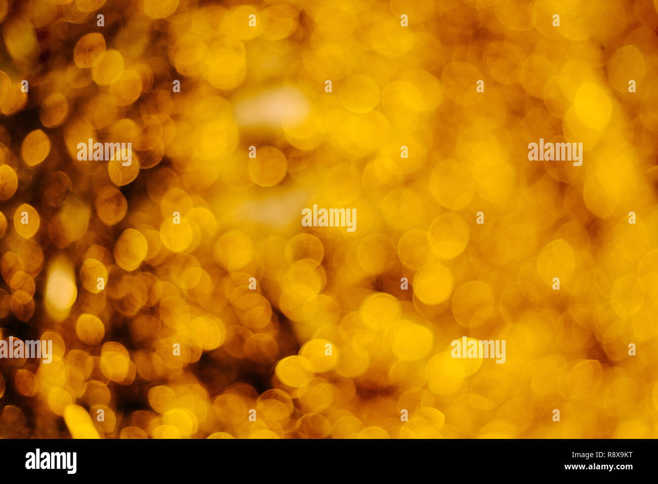 Golden bokeh background hi-res stock photography and images - Alamy
