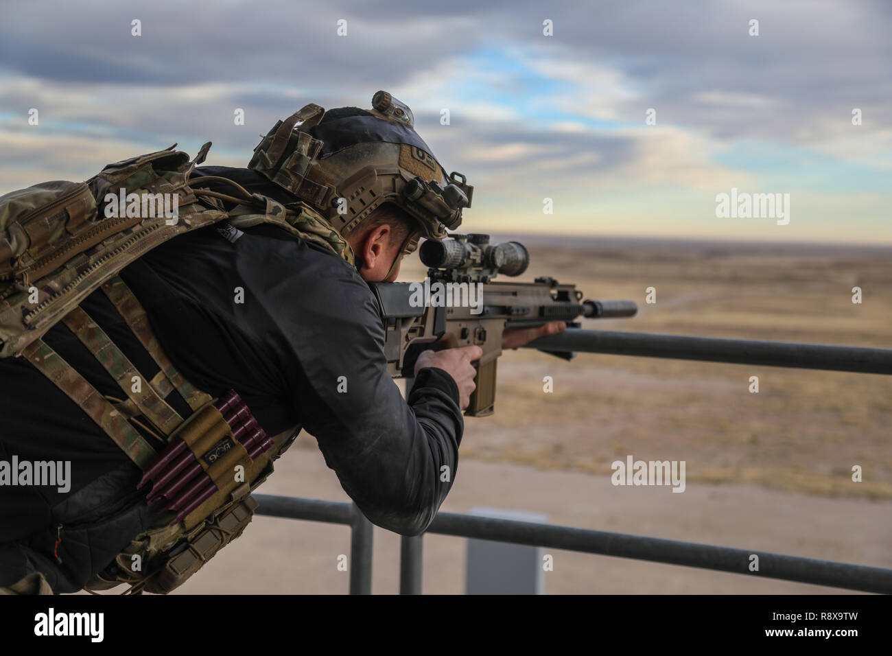A U.S. Army Green Beret, assigned to 10th Special Forces Group ...