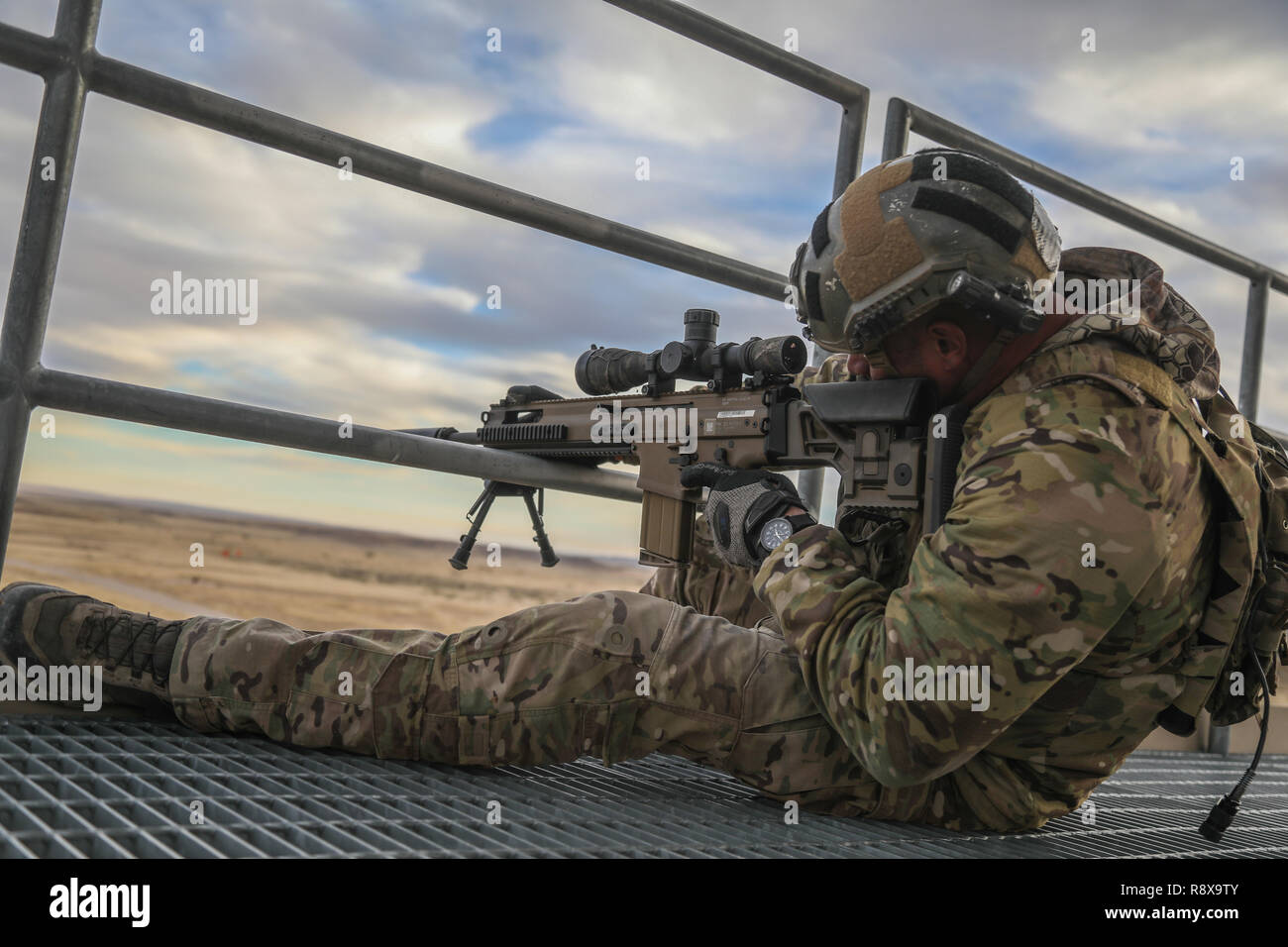 A U.S. Army Green Beret, assigned to 10th Special Forces Group ...