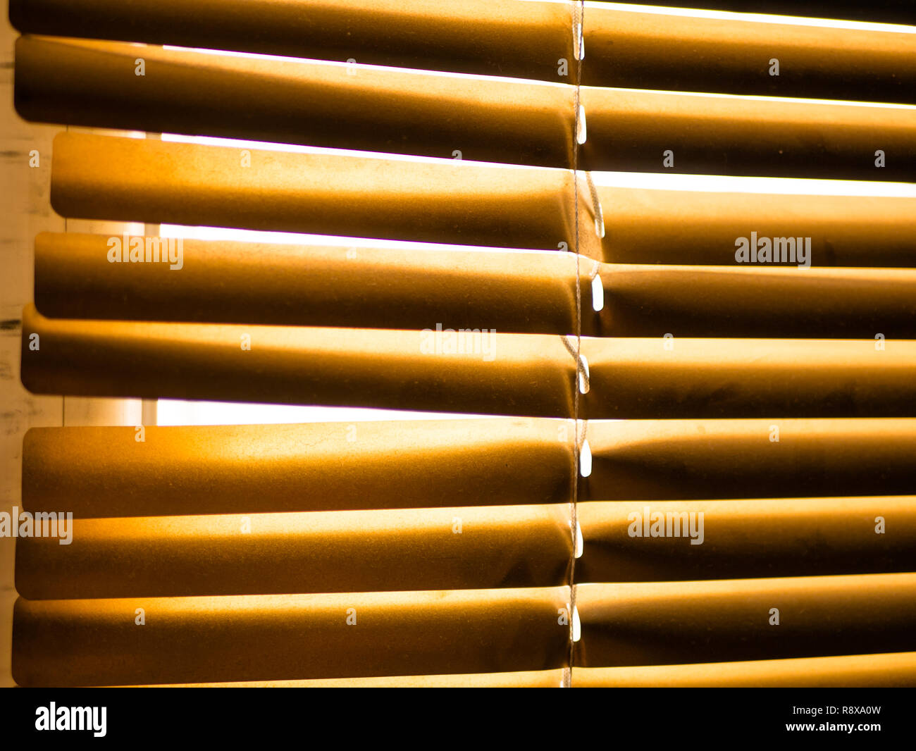 Yellow window blinds hi-res stock photography and images - Alamy