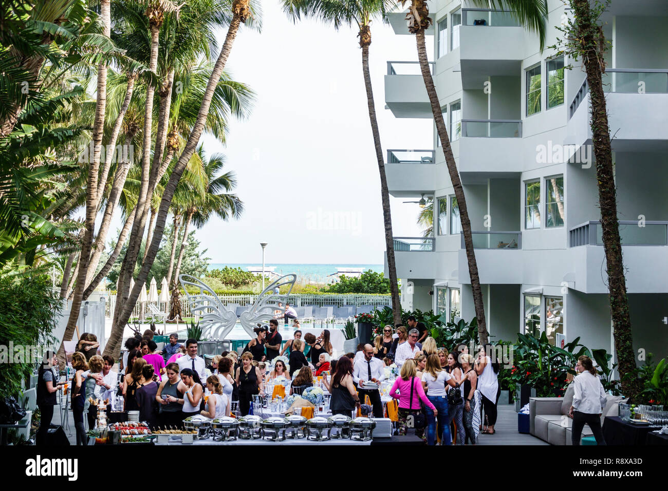 Buffet on the beach hi-res stock photography and images - Alamy