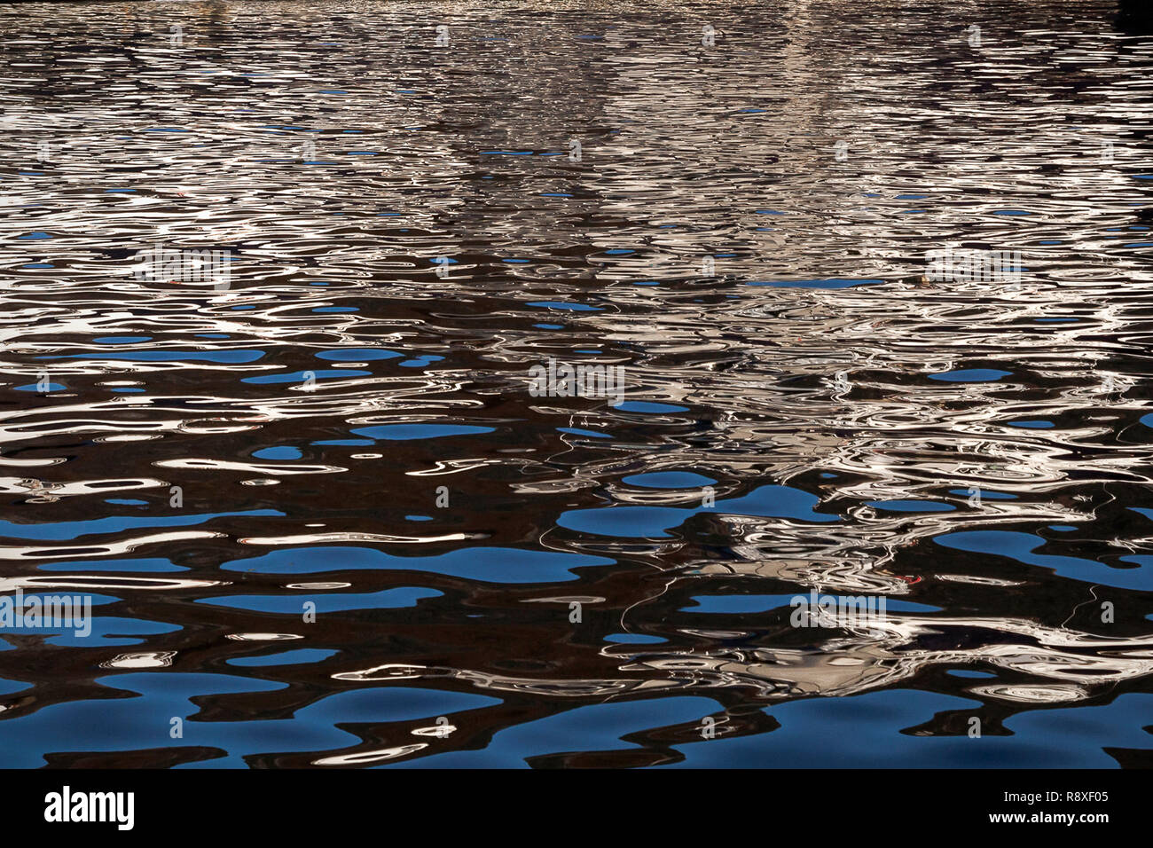 Mirrored patterns hi-res stock photography and images - Alamy
