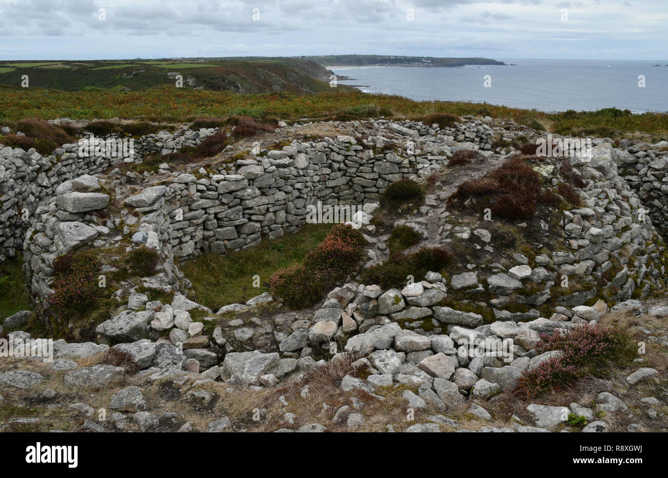Bronze age tomb hi-res stock photography and images - Alamy