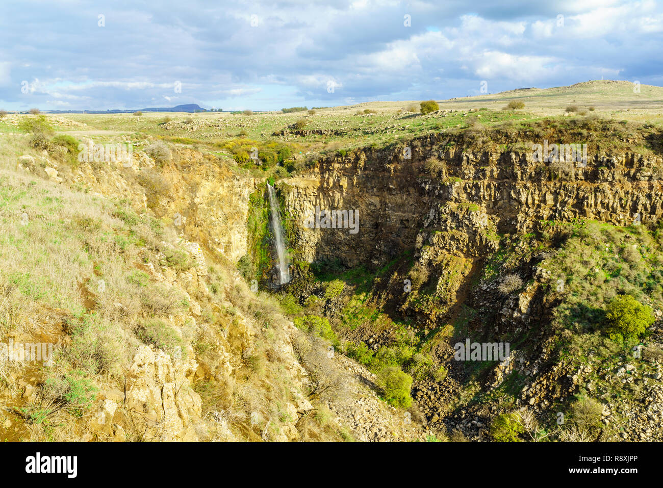 View of Gamla waterfall in Gamla National Park (Highest fall in Israel ...
