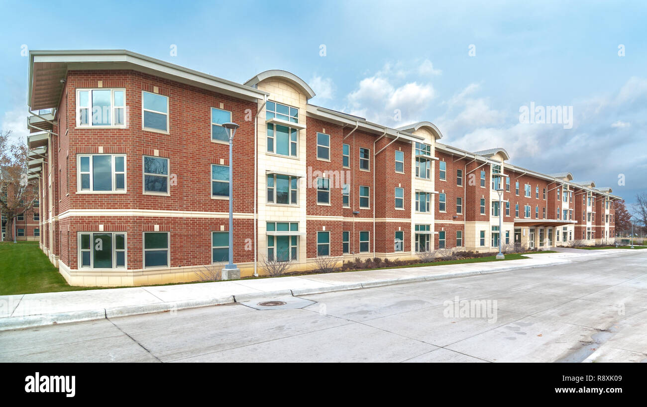 Apartment building photographed in Iowa Stock Photo - Alamy