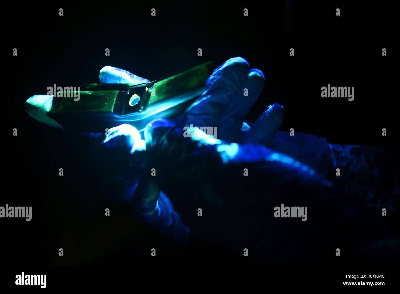 Magnetic particle inspection hi-res stock photography and images - Alamy