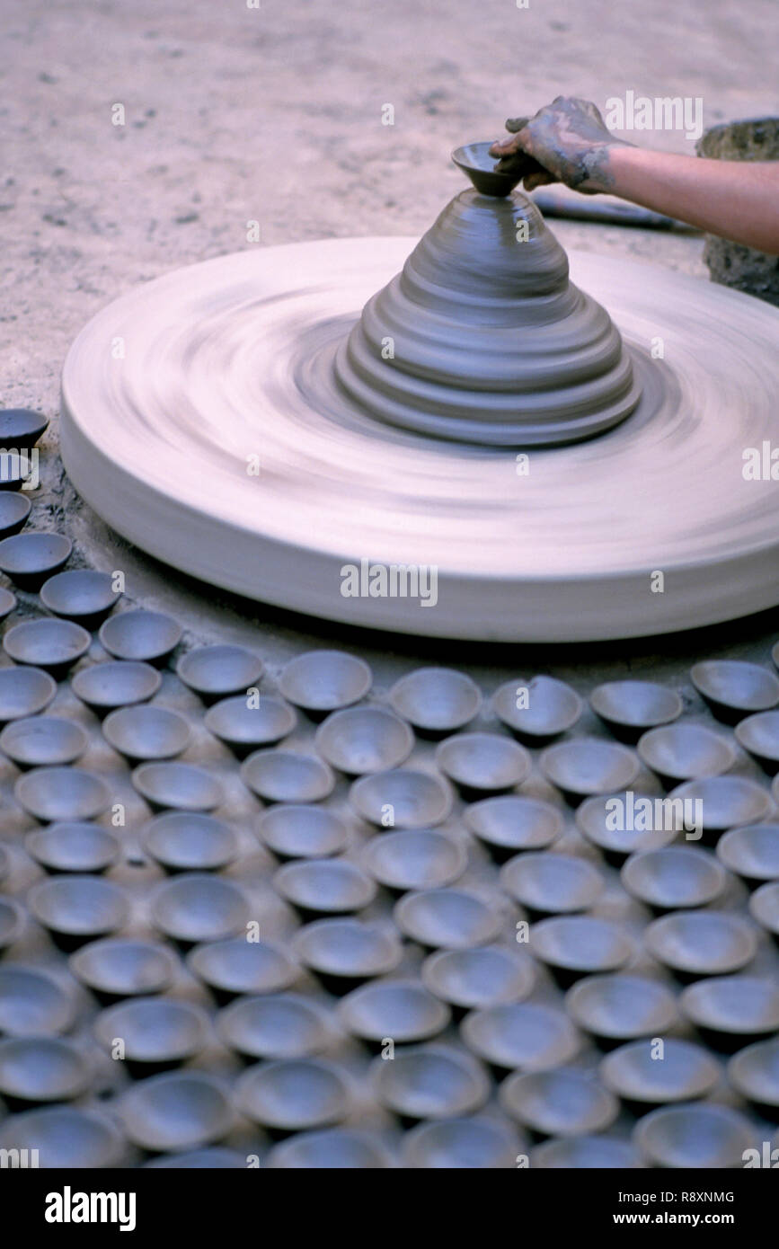 The old fashioned pottery hi-res stock photography and images - Alamy