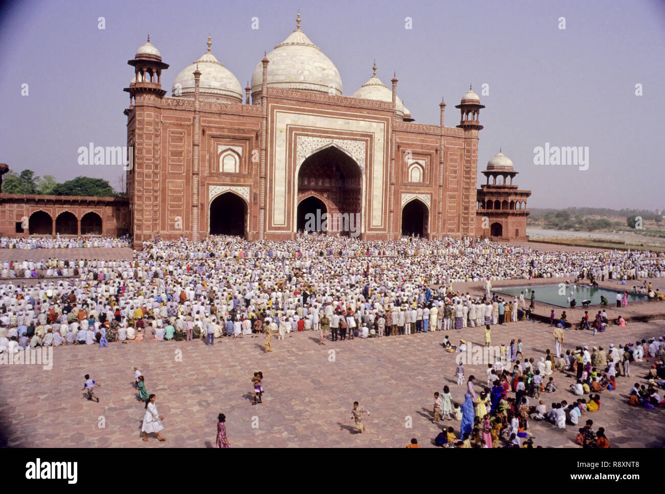 Muslim prayers in Taj mahal Seventh Wonder of The World, Agra, Uttar ...