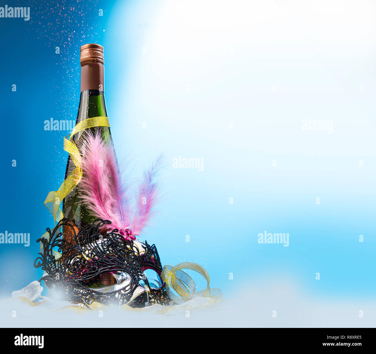 Silver mask hi-res stock photography and images - Alamy