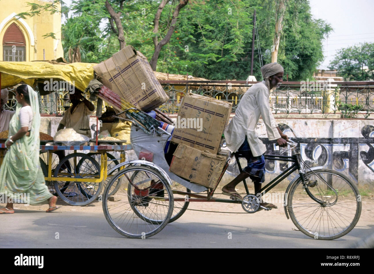 Cycles hi-res stock photography and images - Alamy
