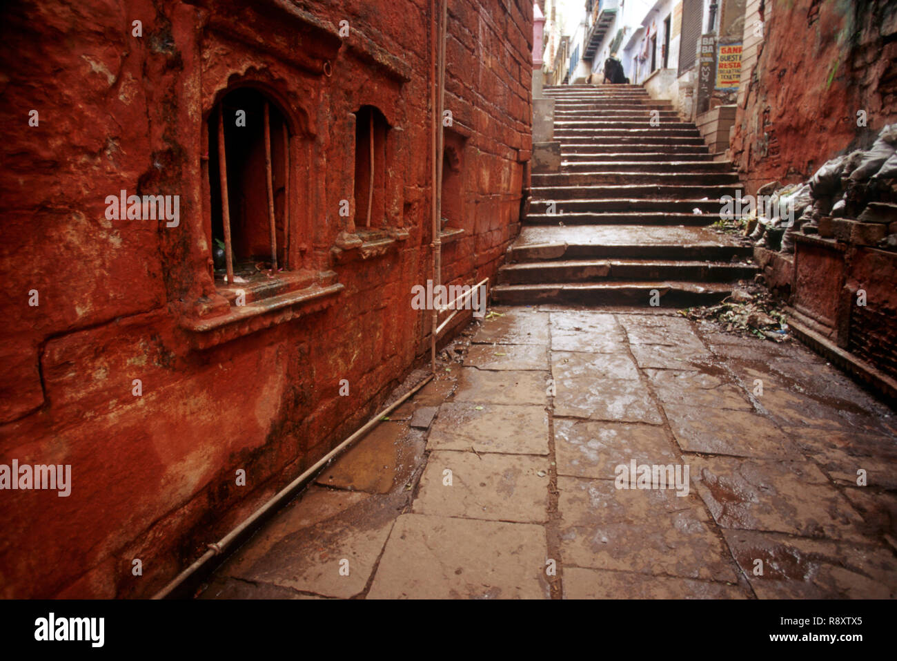 Old Lane Of Varanasi, Uttar Pradesh, India Stock Photo - Alamy