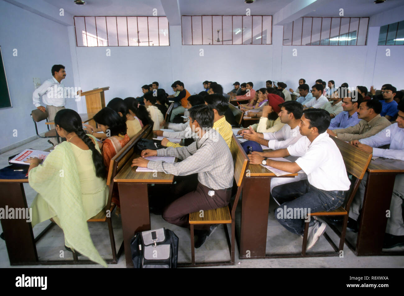 College students in india classroom hi-res stock photography and images ...