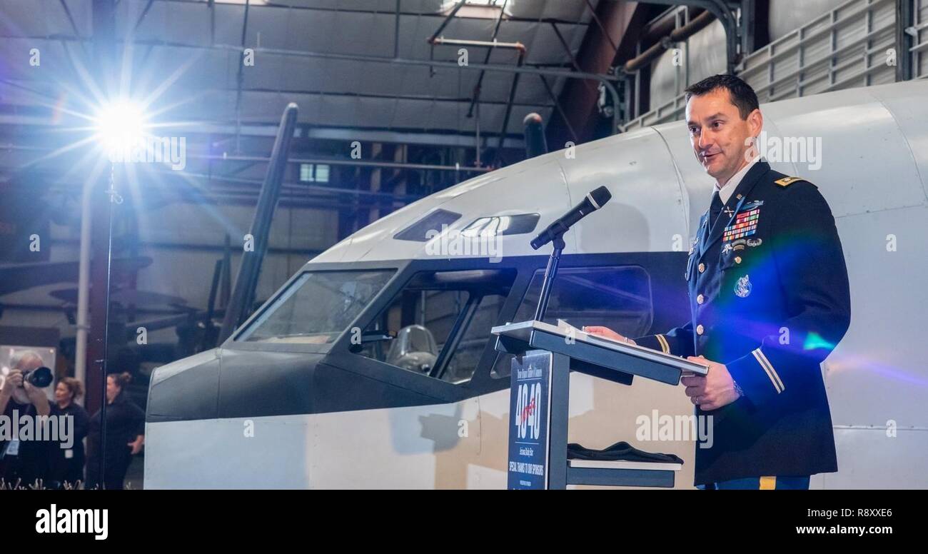 Lt. Col. Scott Morley, commander, Phoenix Recruiting Battalion ...