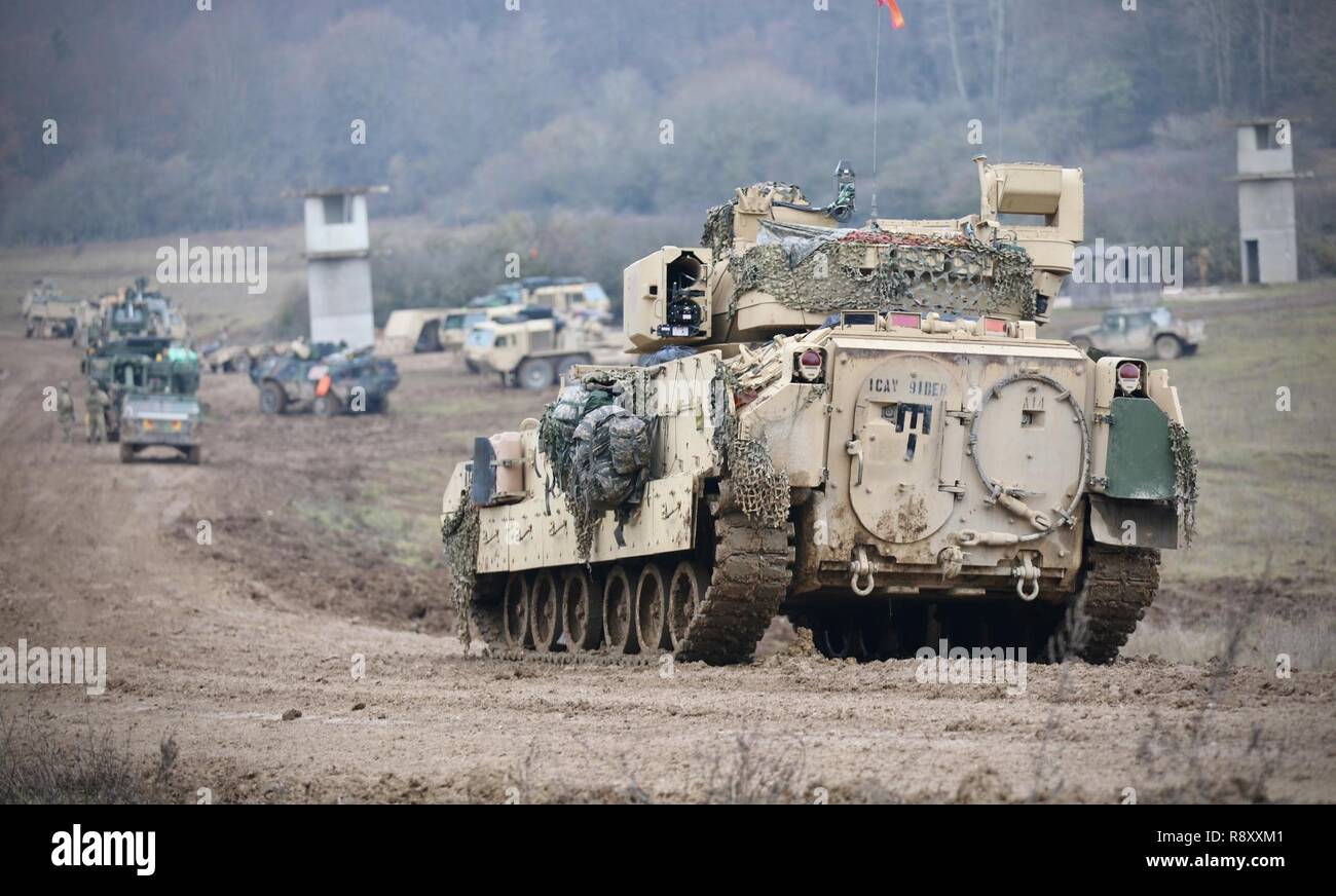 U.S. Army Soldiers assigned to the 91st Brigade Engineer Battalion, 1st ...