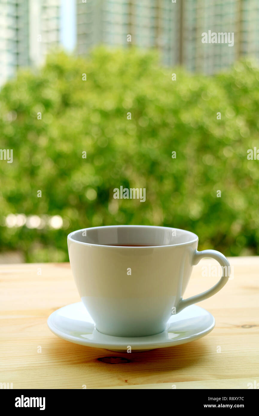 High side saucer hi-res stock photography and images - Alamy