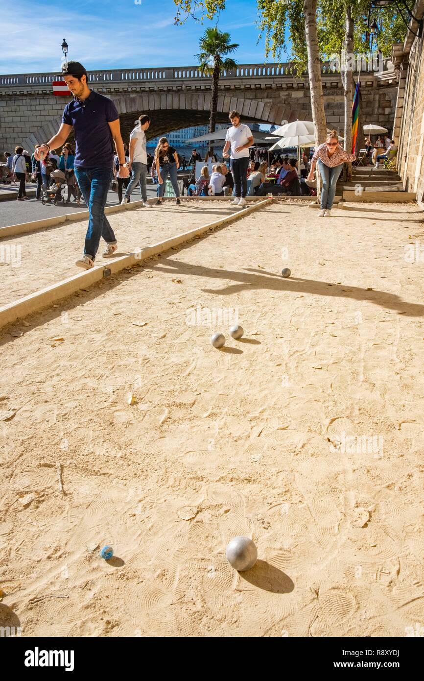 Petanque france paris hi-res stock photography and images - Alamy