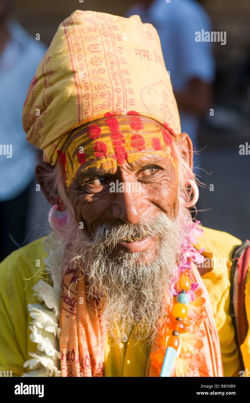 Sadhu dress hi-res stock photography and images - Alamy