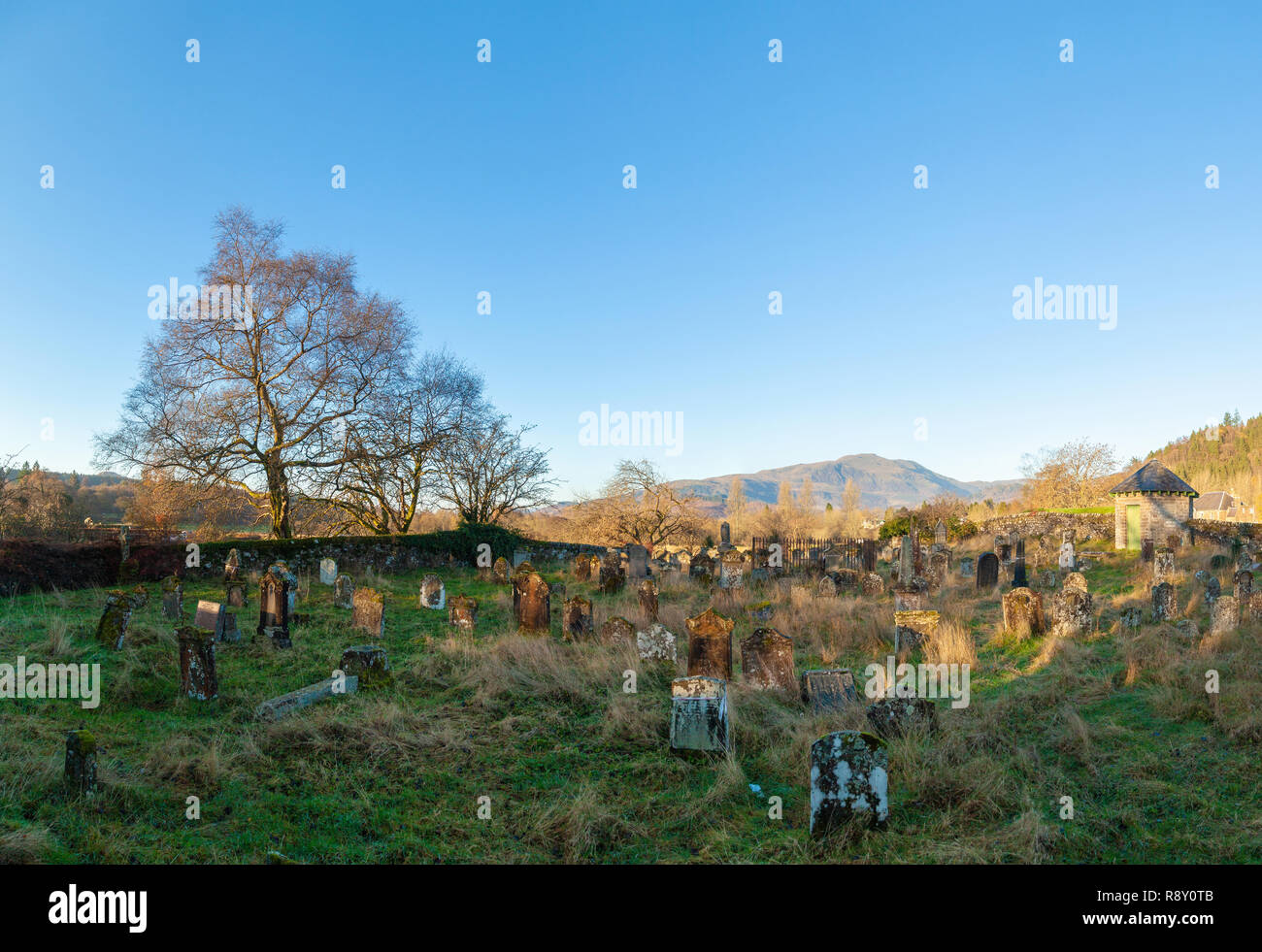 Callander old kirkyard hi-res stock photography and images - Alamy