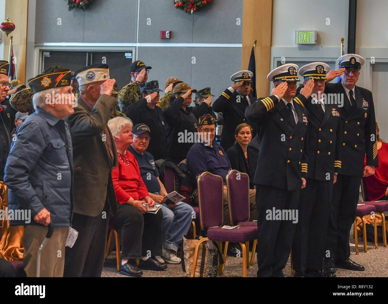 EVERETT, Wash. (Dec. 7, 2018) Sailors assigned to Naval Station Everett ...