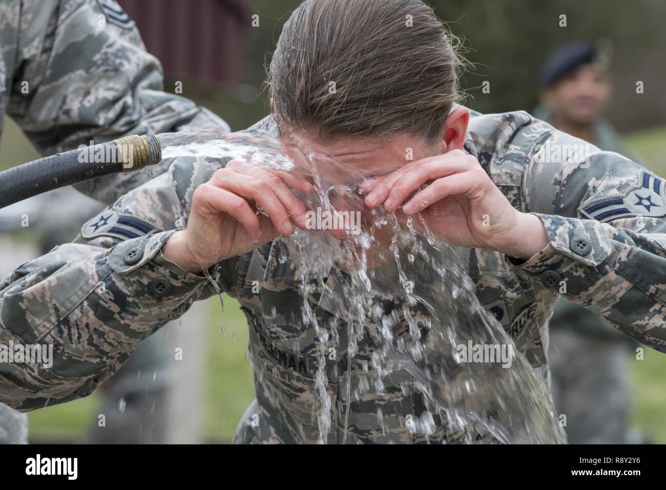 130th airlift wing hi-res stock photography and images - Alamy