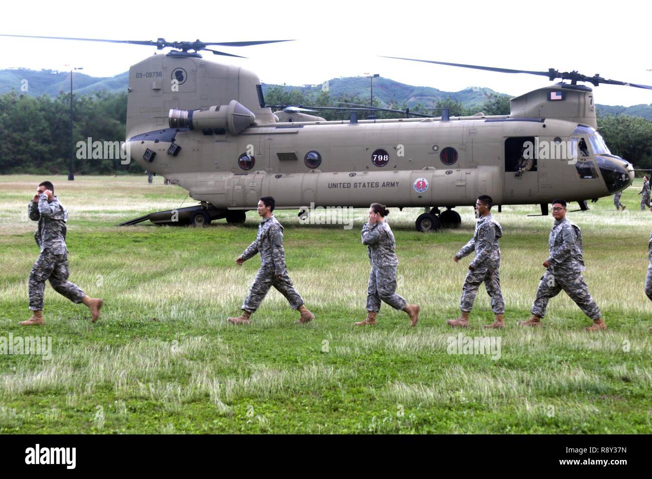 U.S. Army Hawaii National Guard 171st Aviation crew conducted an ...