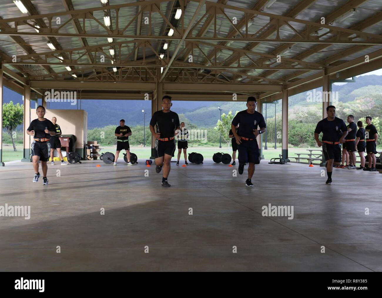 Hawaii Army National Guard Soldiers in the Recruit Sustainment Program ...