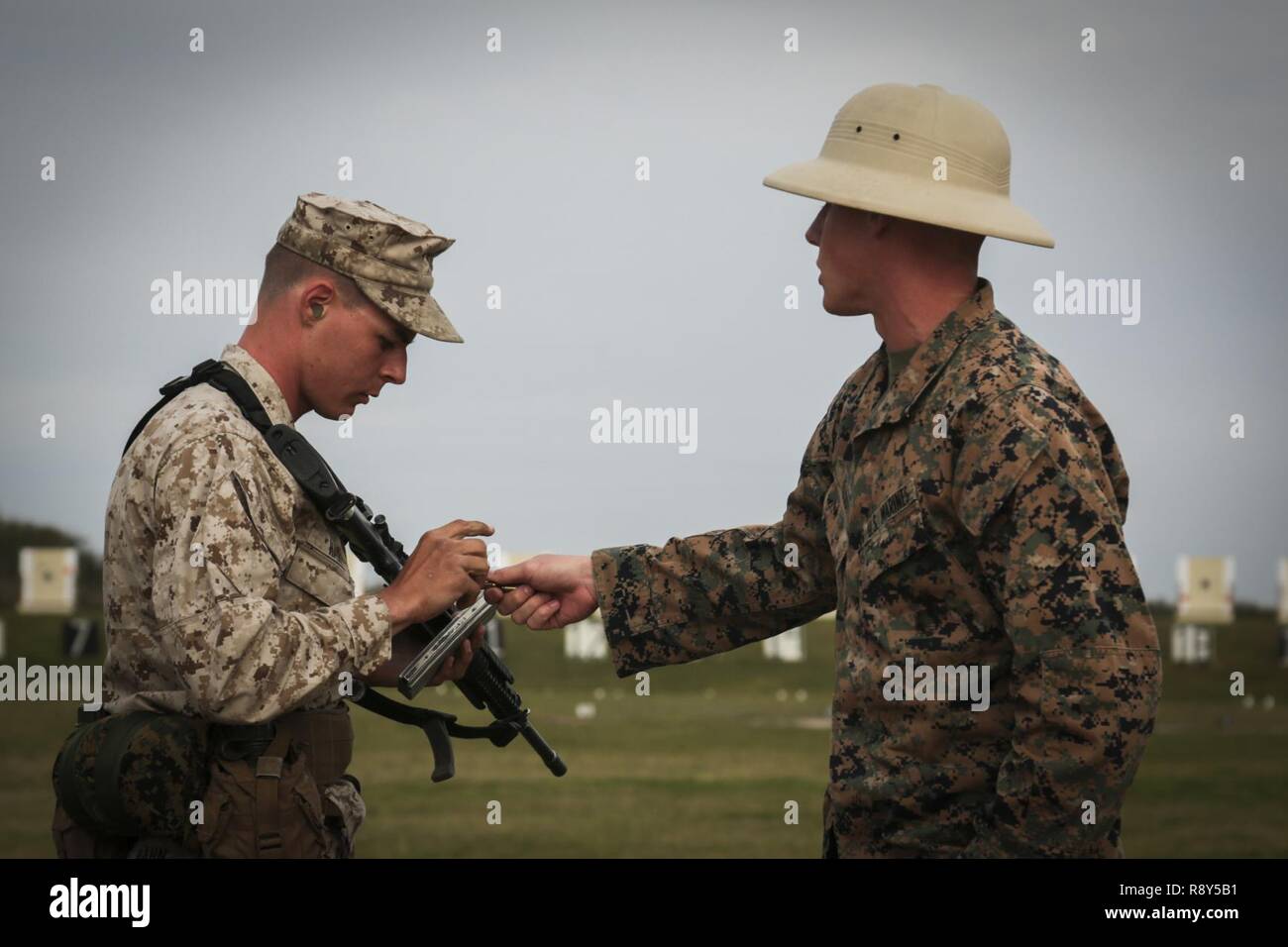 Primary marksmanship instructor hi-res stock photography and images - Alamy