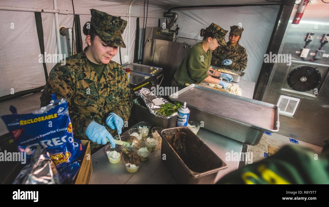 Soldier field food 2017 hi-res stock photography and images - Alamy