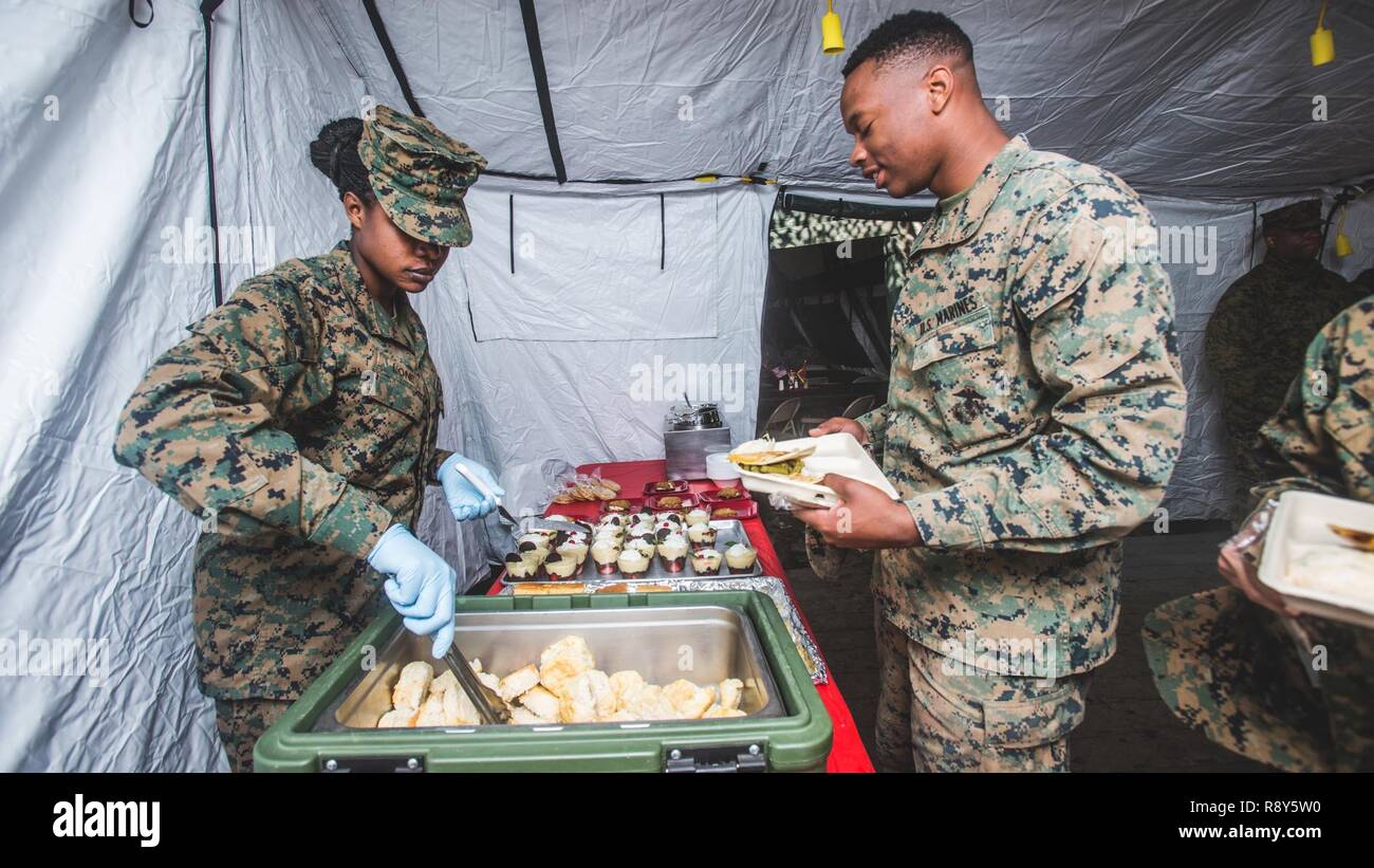Soldier field food 2017 hi-res stock photography and images - Alamy