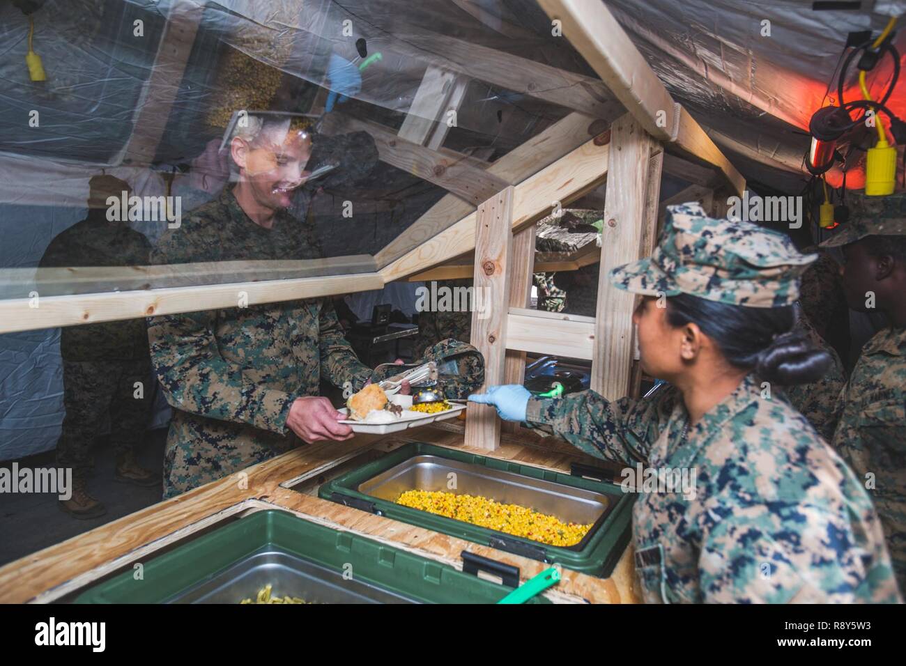 1st Marine Logistics Group, Headquarters Regiment, Food Service Company ...
