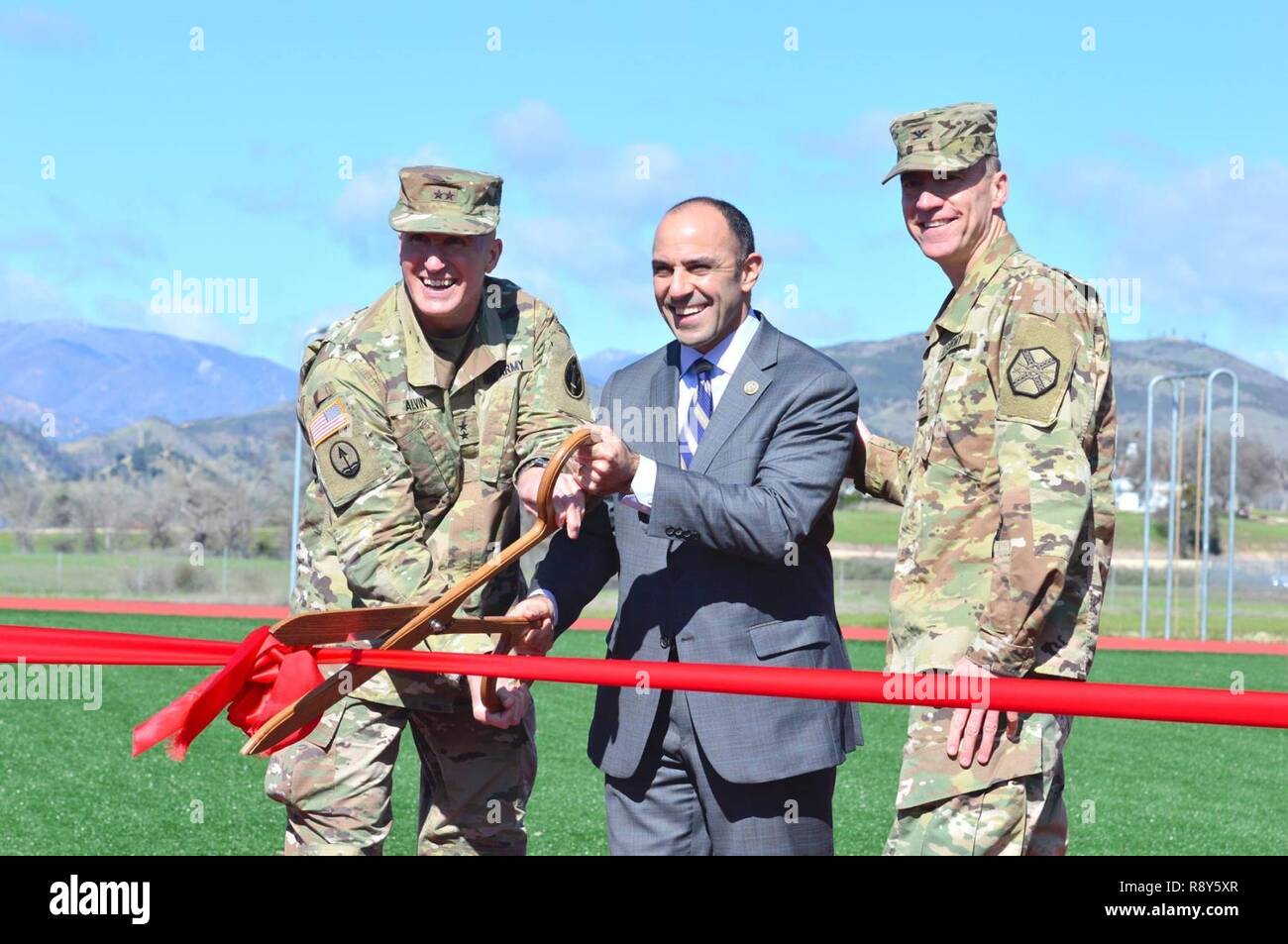 Track and field ribbon cutting hi-res stock photography and images - Alamy