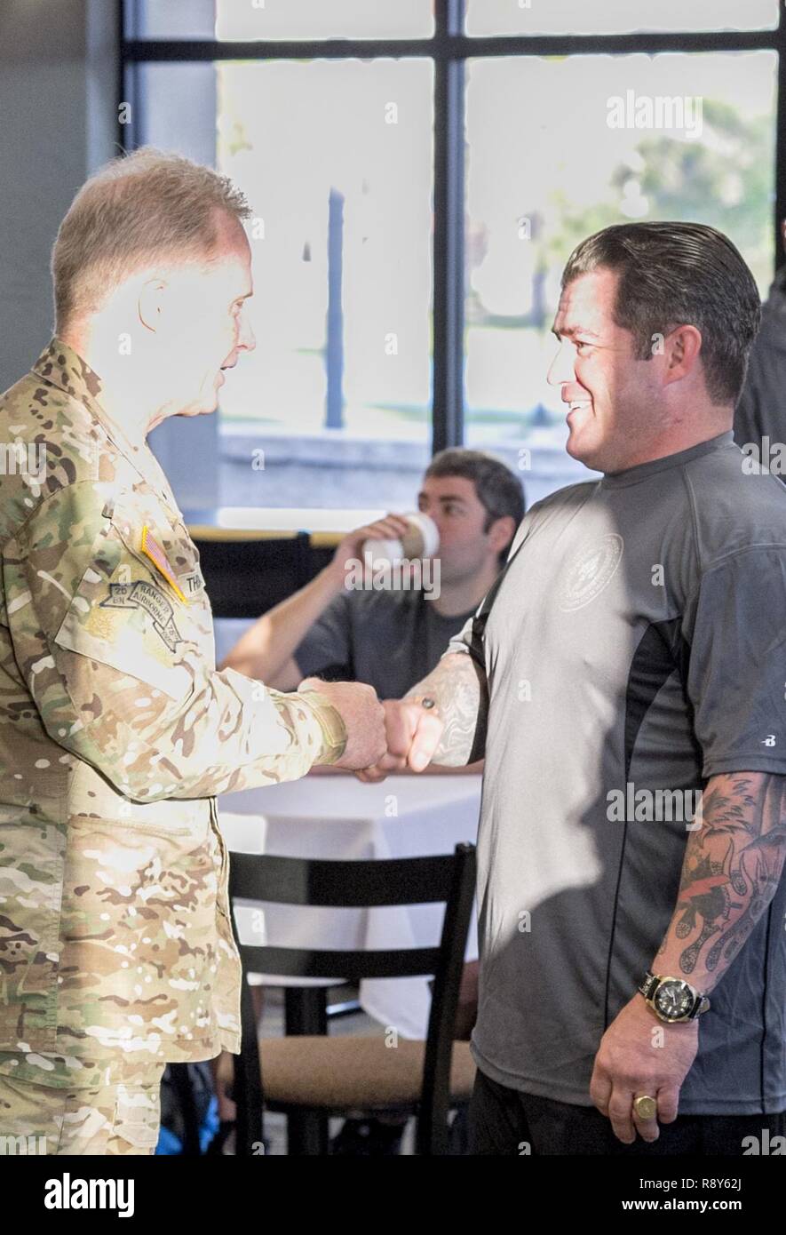 General raymond thomas hi-res stock photography and images - Alamy