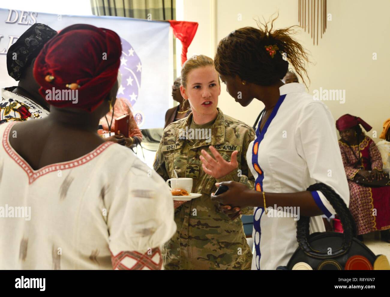 African national defence force women hi-res stock photography and ...