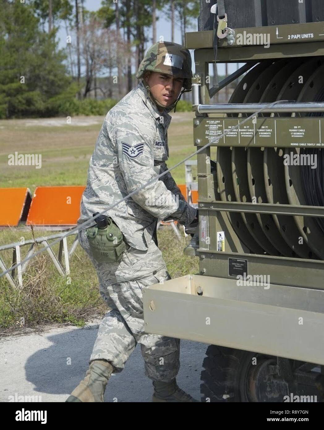 Emergency airfield lighting system hi-res stock photography and images ...