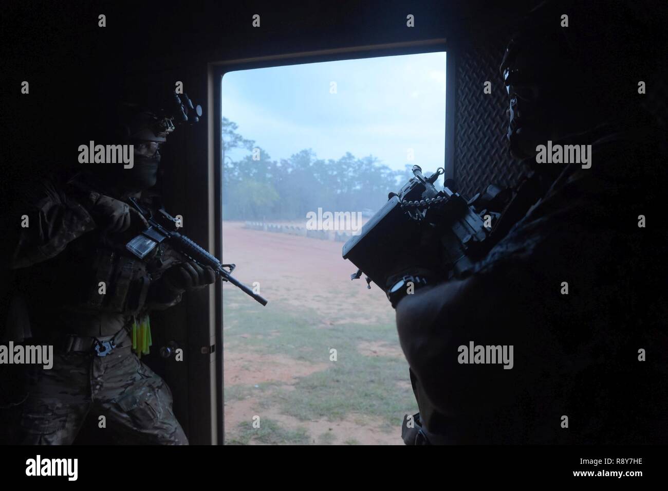 U.S. Soldiers assigned to the 7th Special Forces Group conduct urban ...