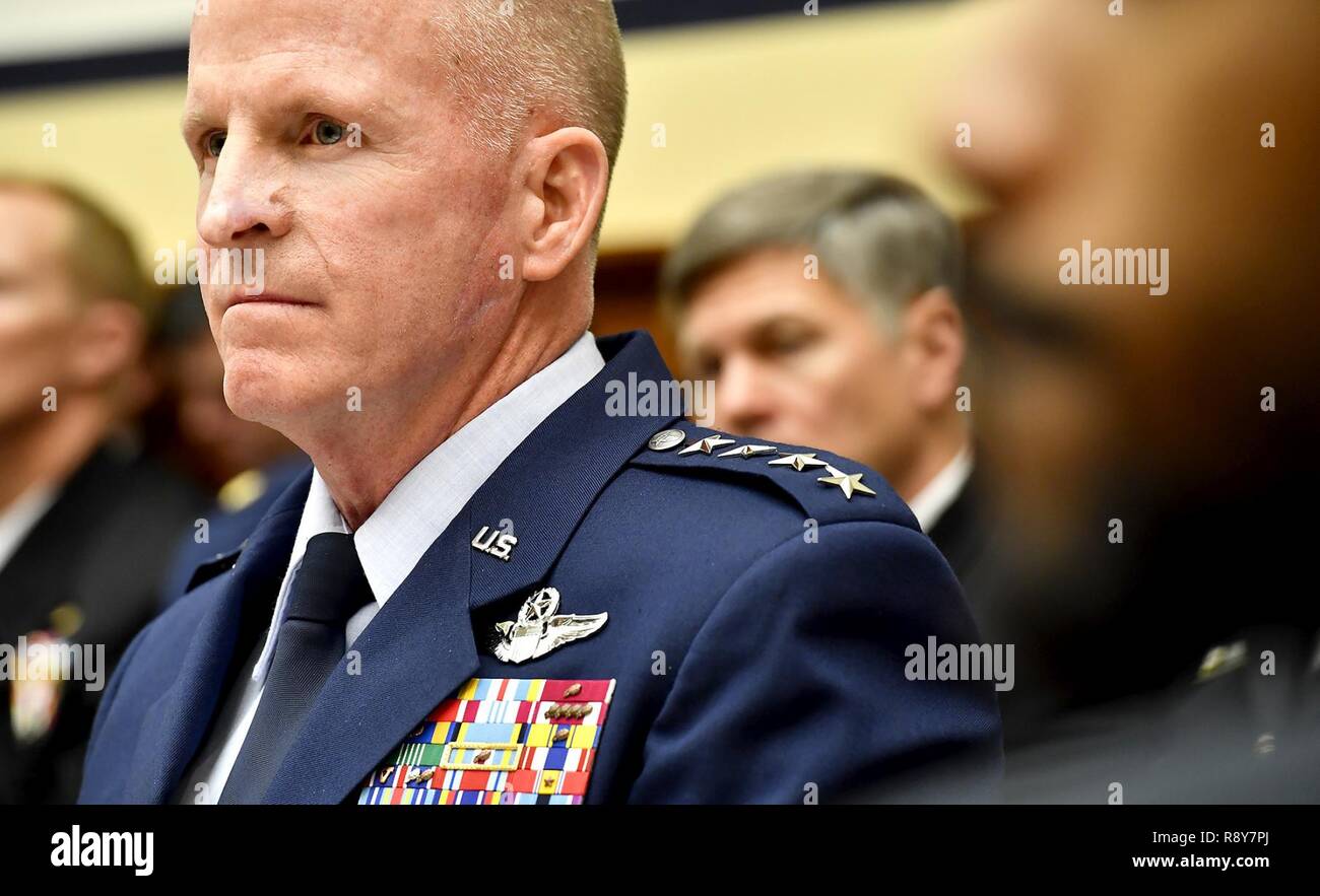 Stephen wilson testifies befo hi-res stock photography and images - Alamy