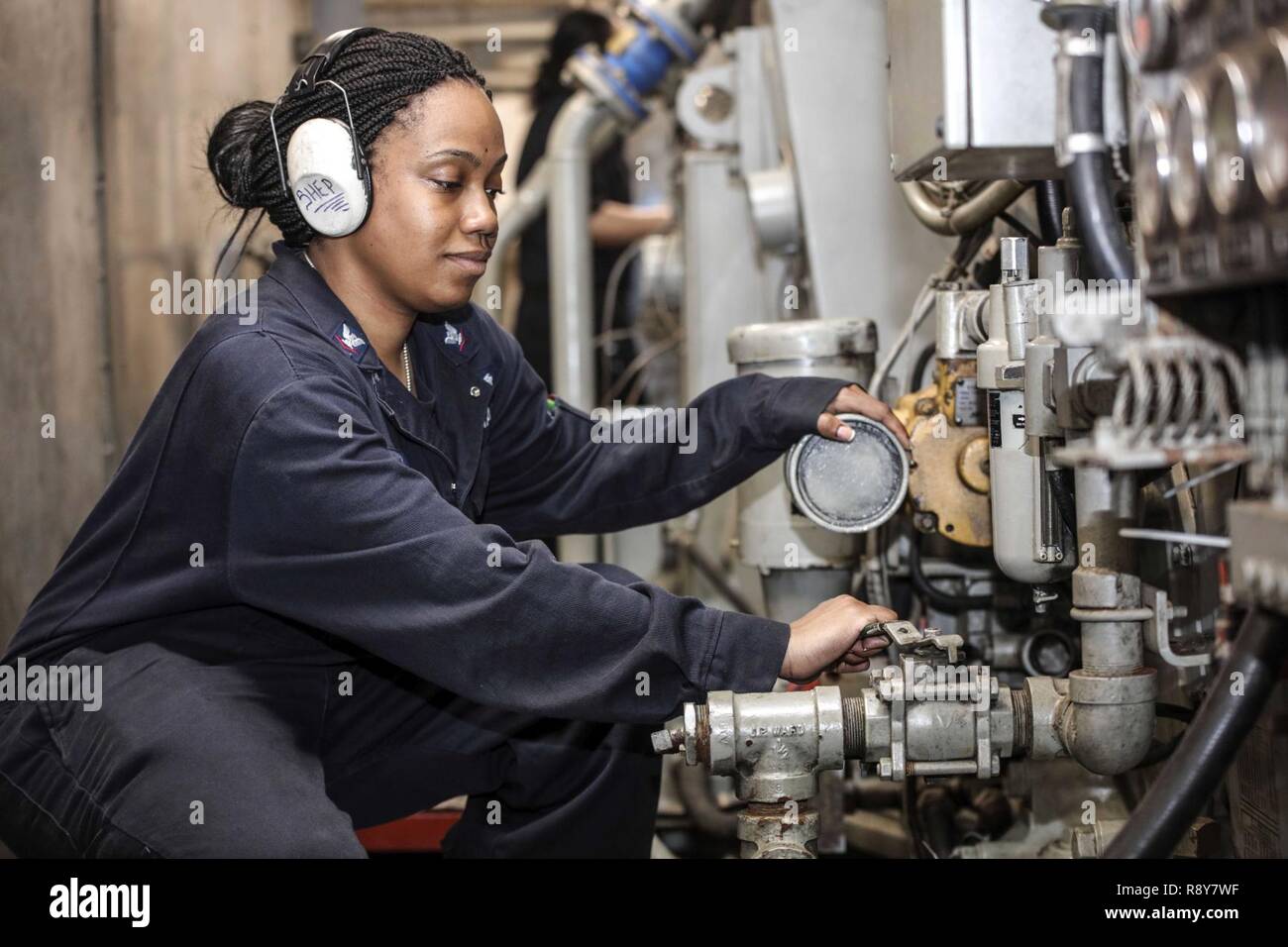 ATLANTIC OCEAN (Mar. 4, 2017) Engineman 3rd Class Kenisha Sheppard ...