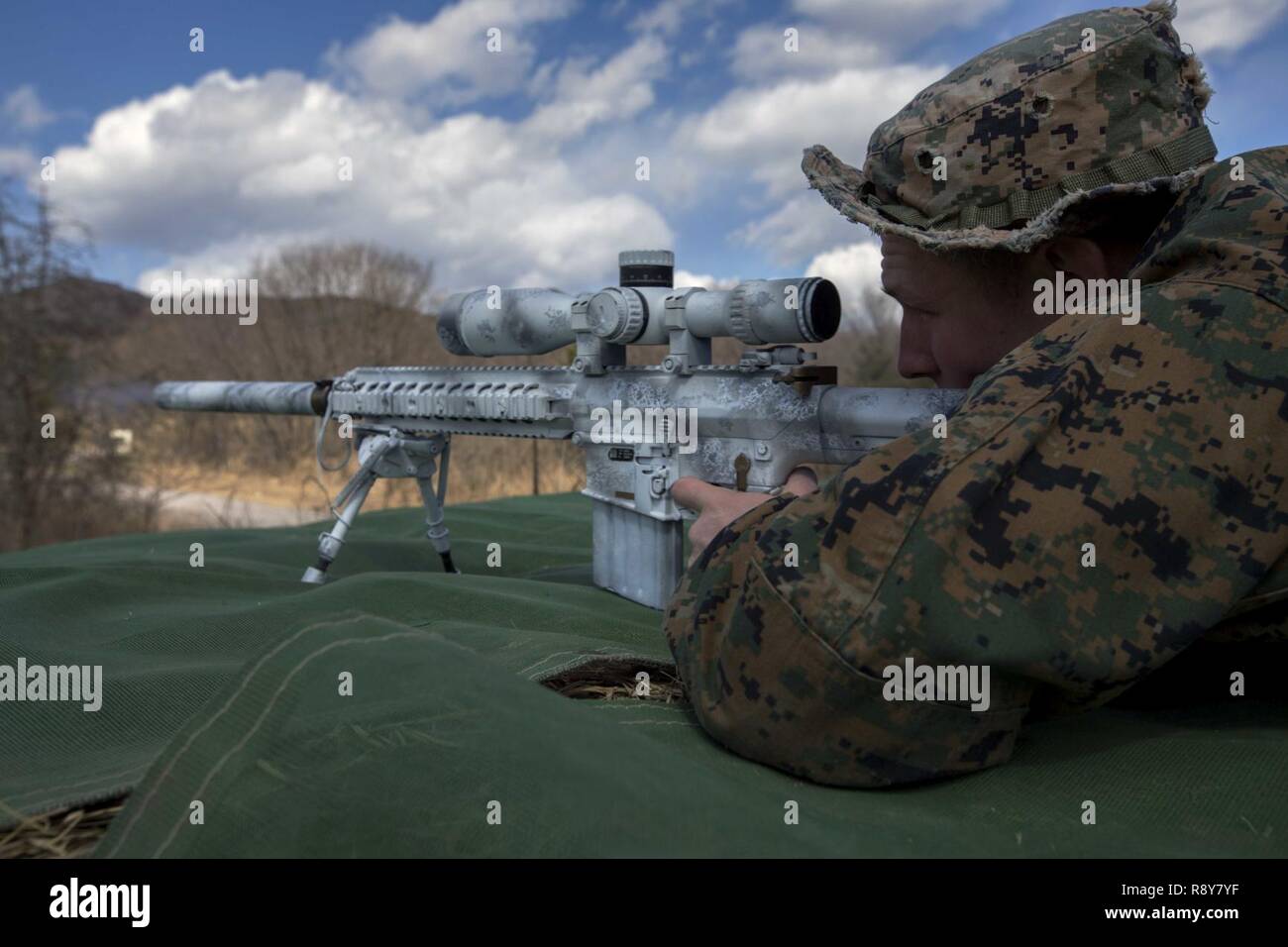 Us army native scout hi-res stock photography and images - Alamy