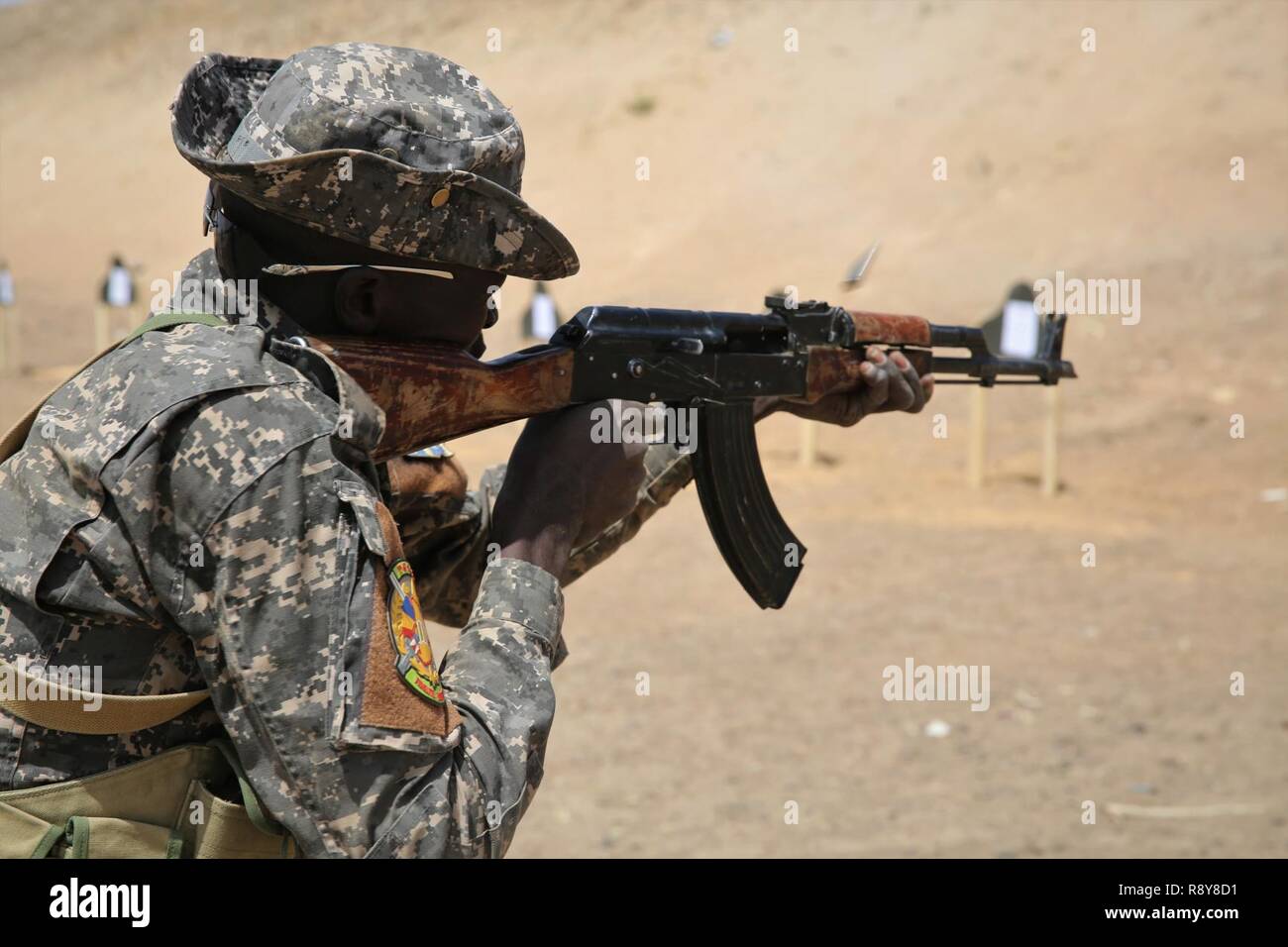 A Chadian Special Forces soldier receives basic rifle marksmanship ...