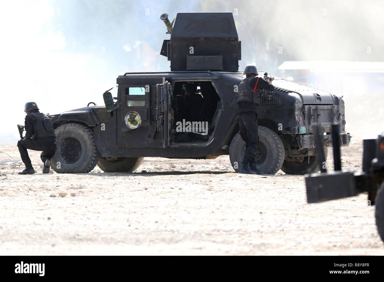 Us military humvee in iraq hi-res stock photography and images - Alamy