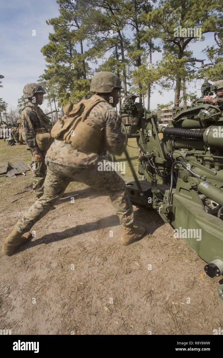 Expeditionary fire support system hi-res stock photography and images ...