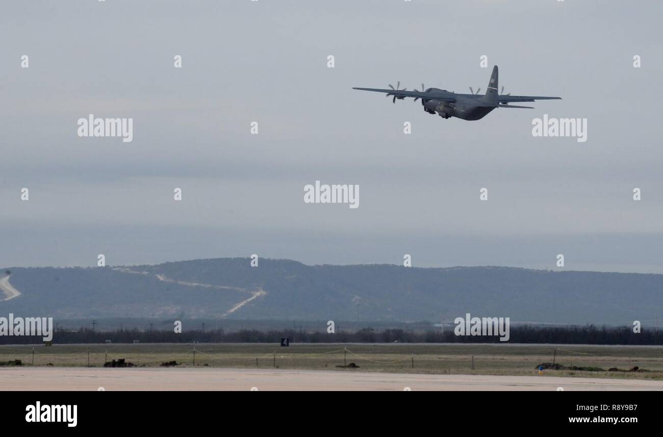 C 130 hercules unloading hi-res stock photography and images - Alamy