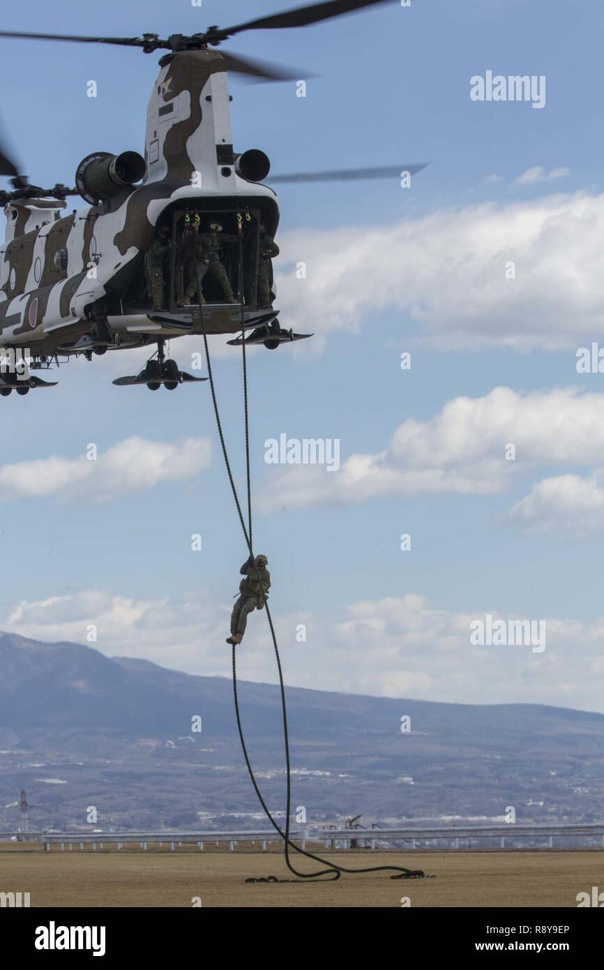 Bilateral fast rope training hi-res stock photography and images - Alamy