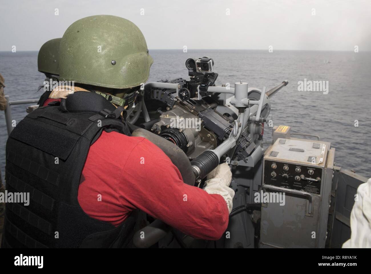 Mk 38 25mm gun system hi-res stock photography and images - Alamy