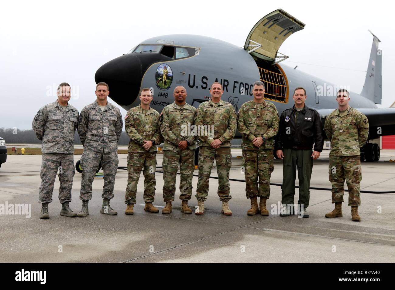 Clint walker hi-res stock photography and images - Alamy