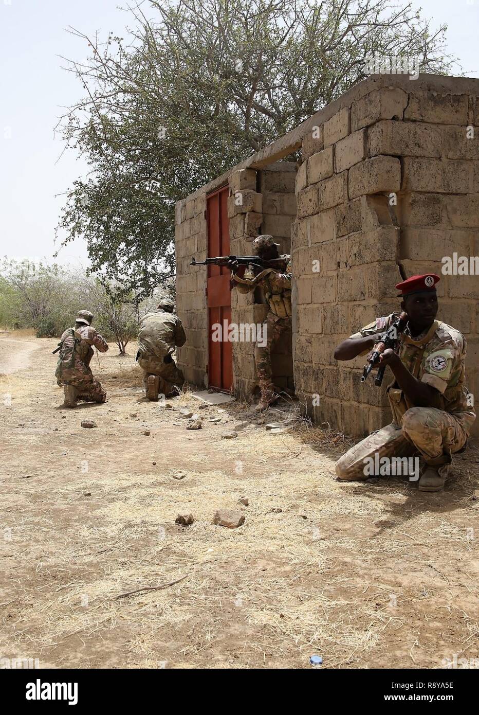 Chadian Soldiers secure a building and its perimeter during a beach ...