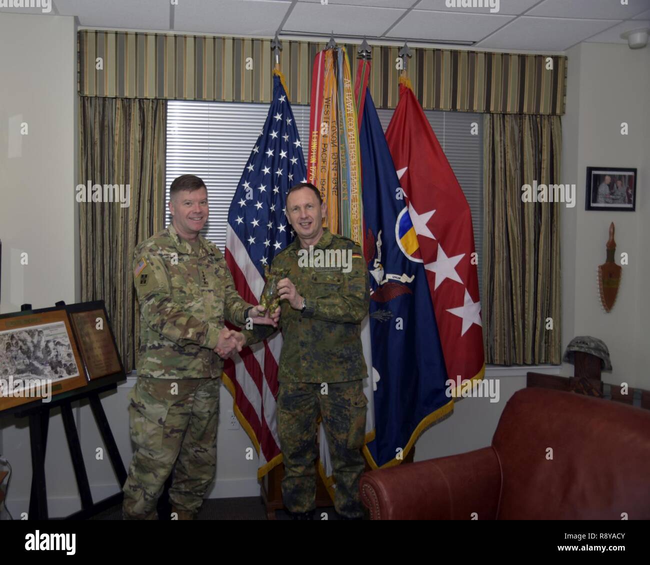 German army lt gen frank leidenberger hi-res stock photography and ...