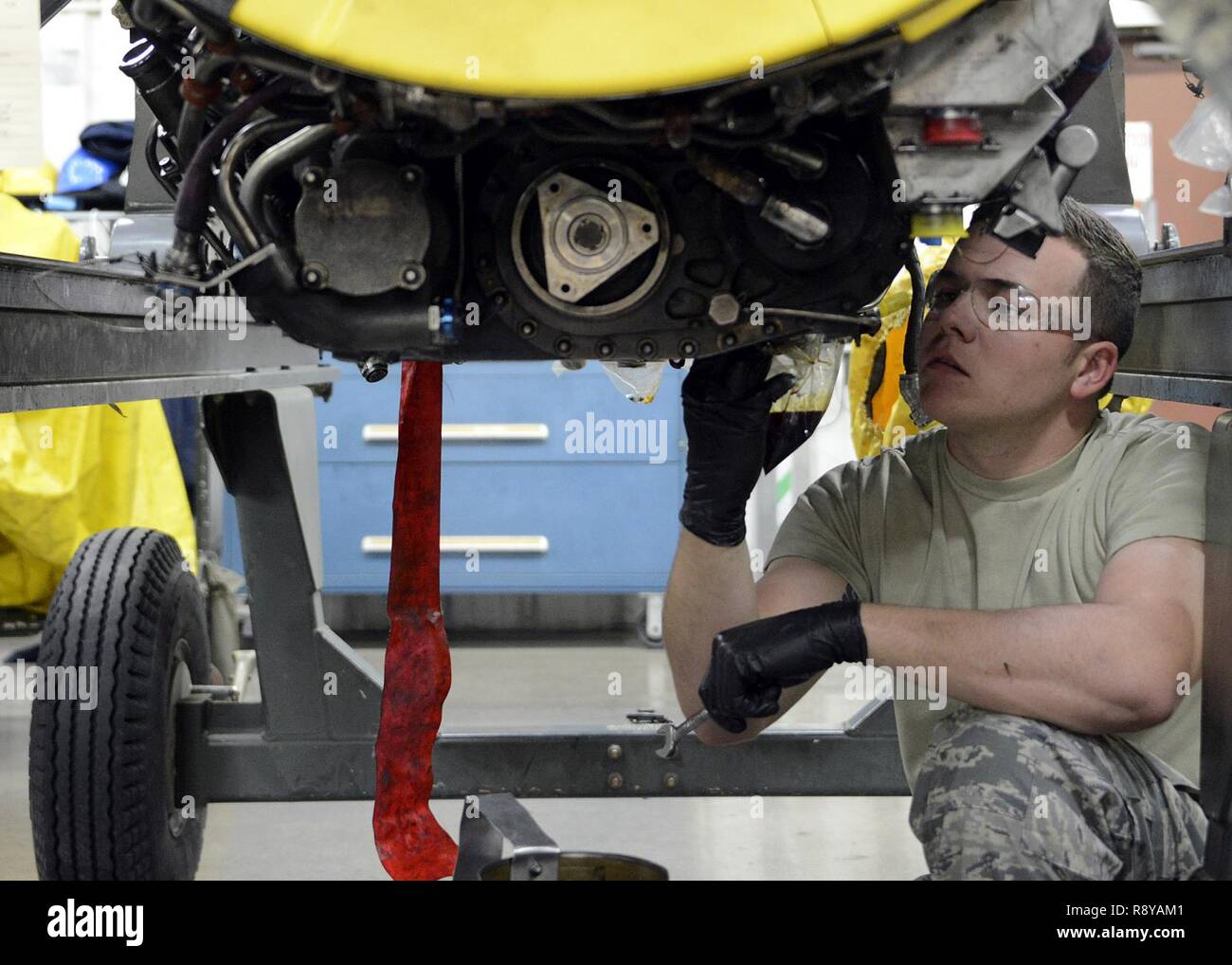 F100 220 jet engine hi-res stock photography and images - Alamy