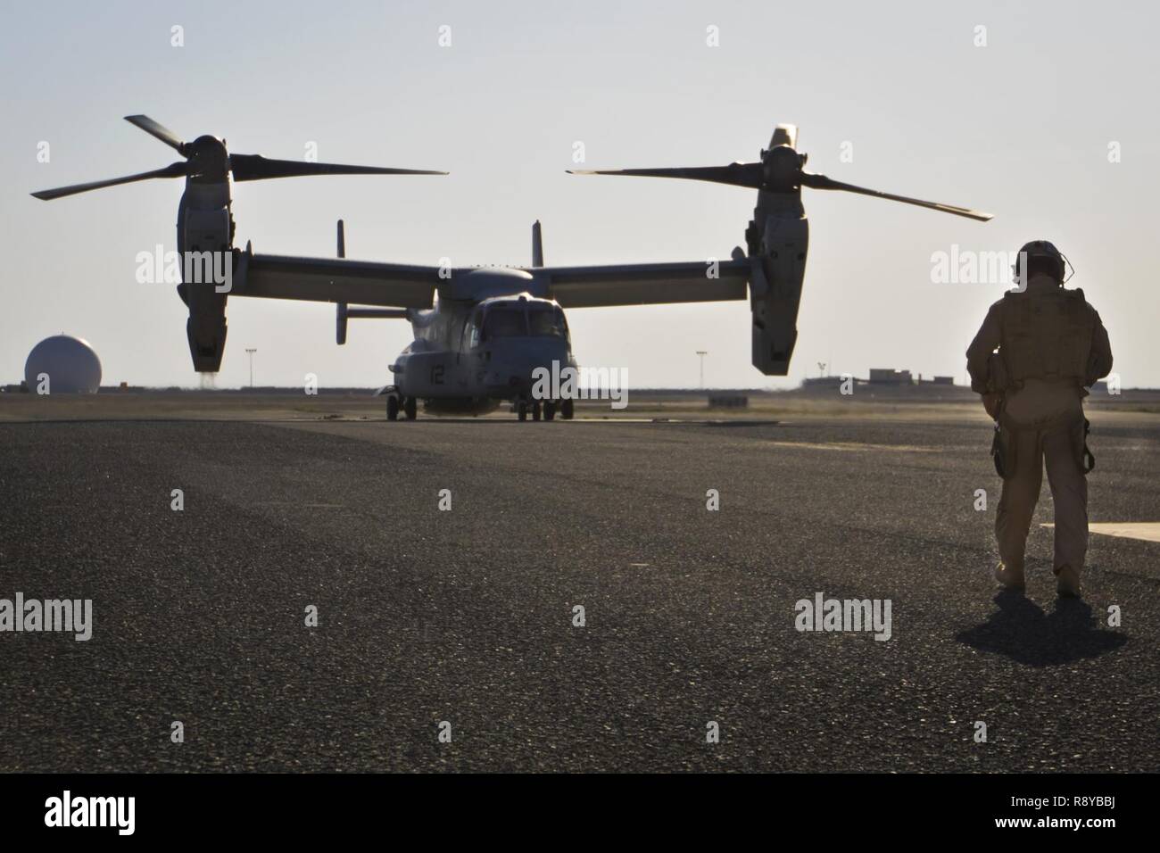 A U.S. Marine, with Marine Medium Tiltrotar Squadron - 165 (VMM-165 ...