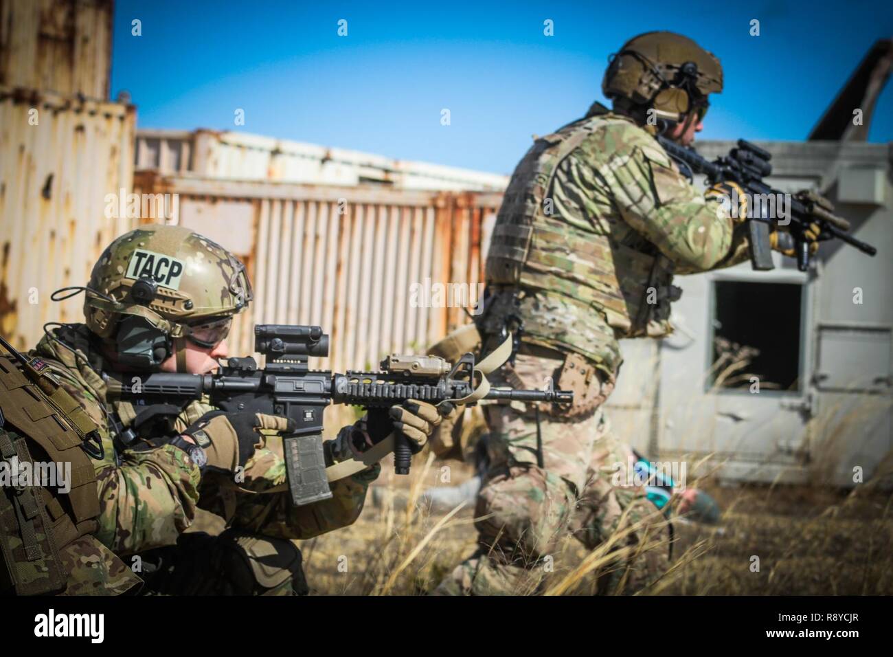 U.S. Air Force Tactical Air Control Party Airmen from the New Jersey ...